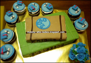 My Little Cupcakes...: Convocation Cake & coordinating cuppies...