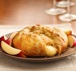 ALL i WANNA DO is BAKE!: Crescent-Wrapped Brie from Pillsbury.com