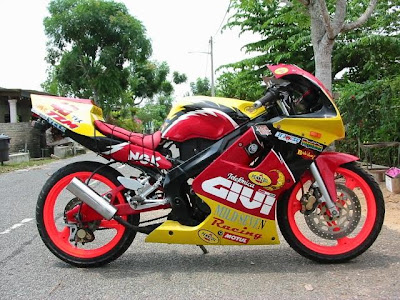 Fire Starting Automobil: Yamaha TZM Coverset .....