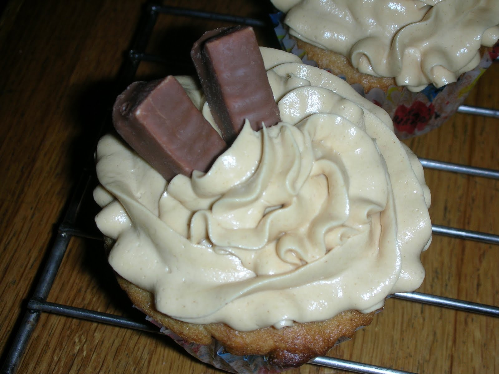 Miss Chessman's Cakes: The Peanut Butter Cupcakes