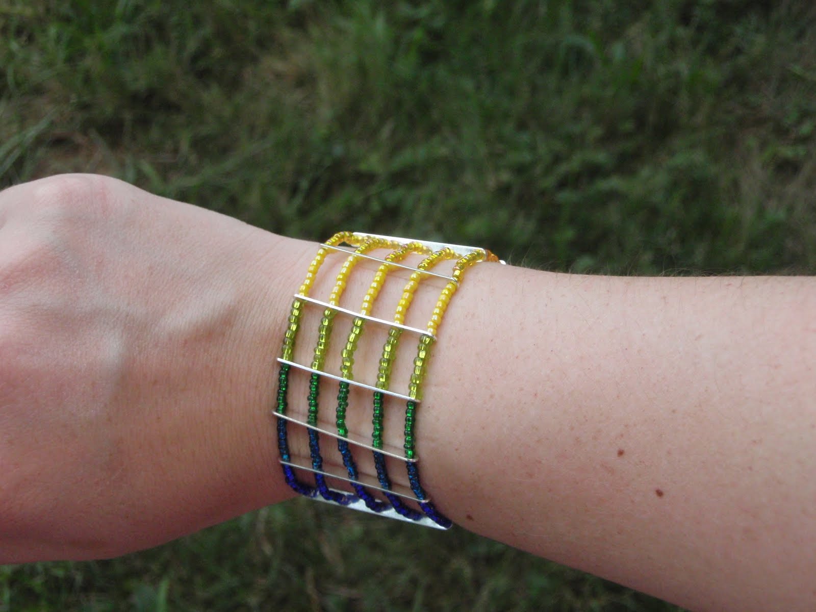 Sun Sparkle Designs: rainbow ladder bracelet
