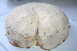 I'm hungry too: Butt Cake - Happy 30th Birthday Laurence!!!!