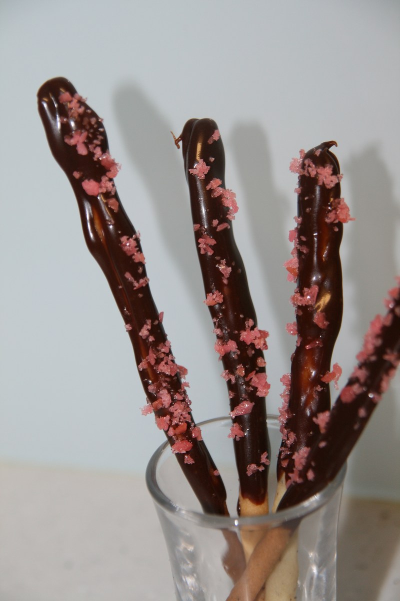 I'm hungry too: Pocky Sticks with Popping Candy