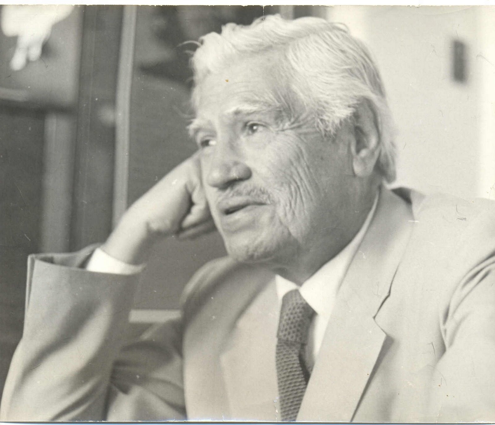 DANIEL, EL POETA COHETE. De Manuel Rojas