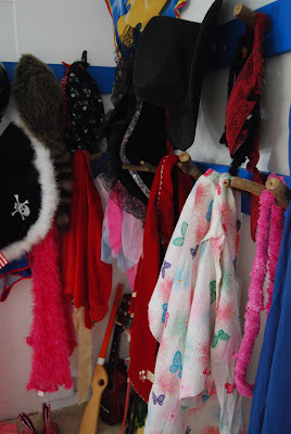 maryellen's girls: The dress up corner