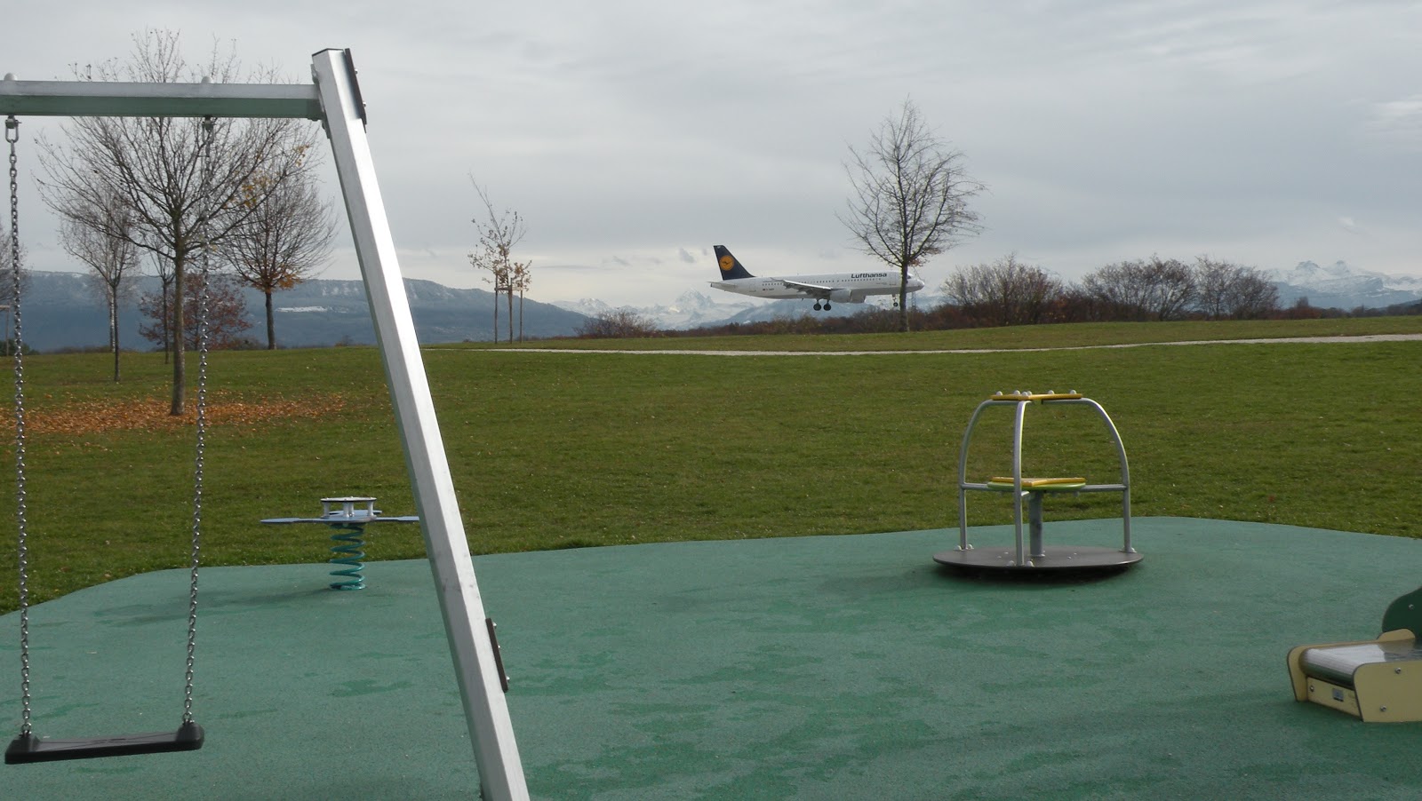 Play de Gex: Secret Aeroplane Park in Ferney