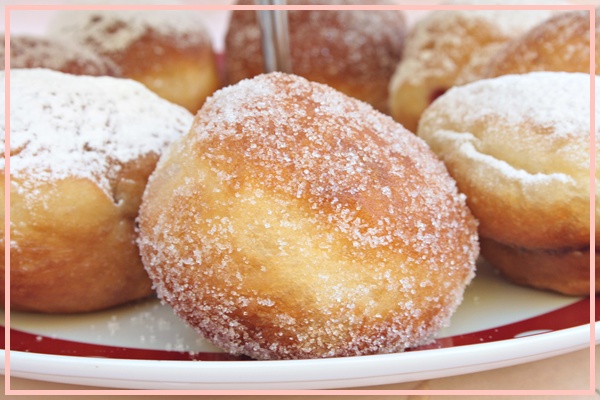 D.B. Berlinas - Lola en la cocina