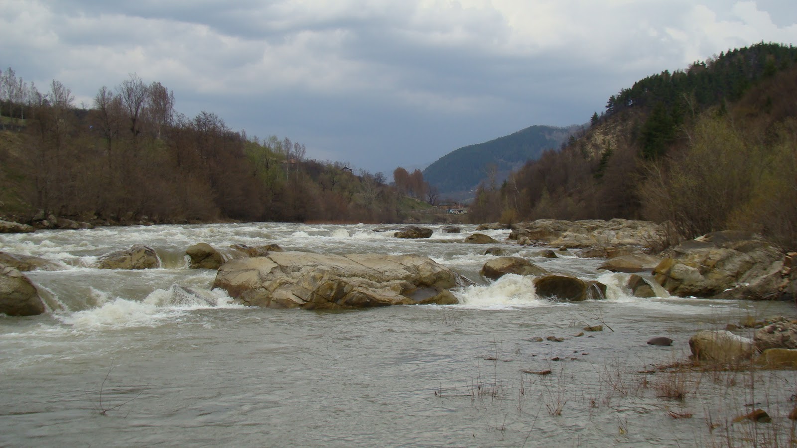 Raul Buzau – Romania vazuta din caiac
