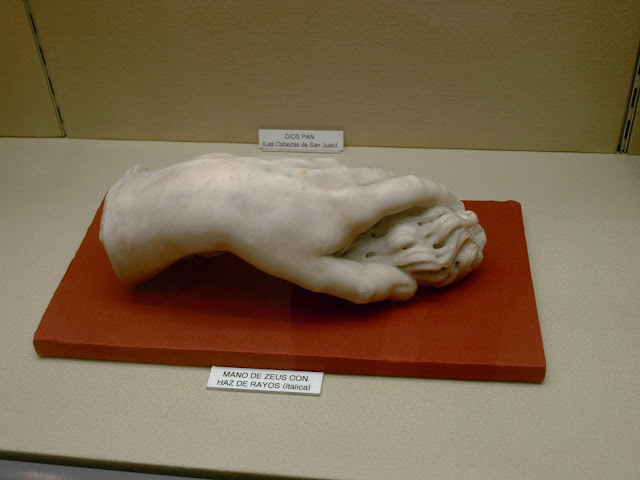 Sevilla Daily Photo: La mano de Zeus.