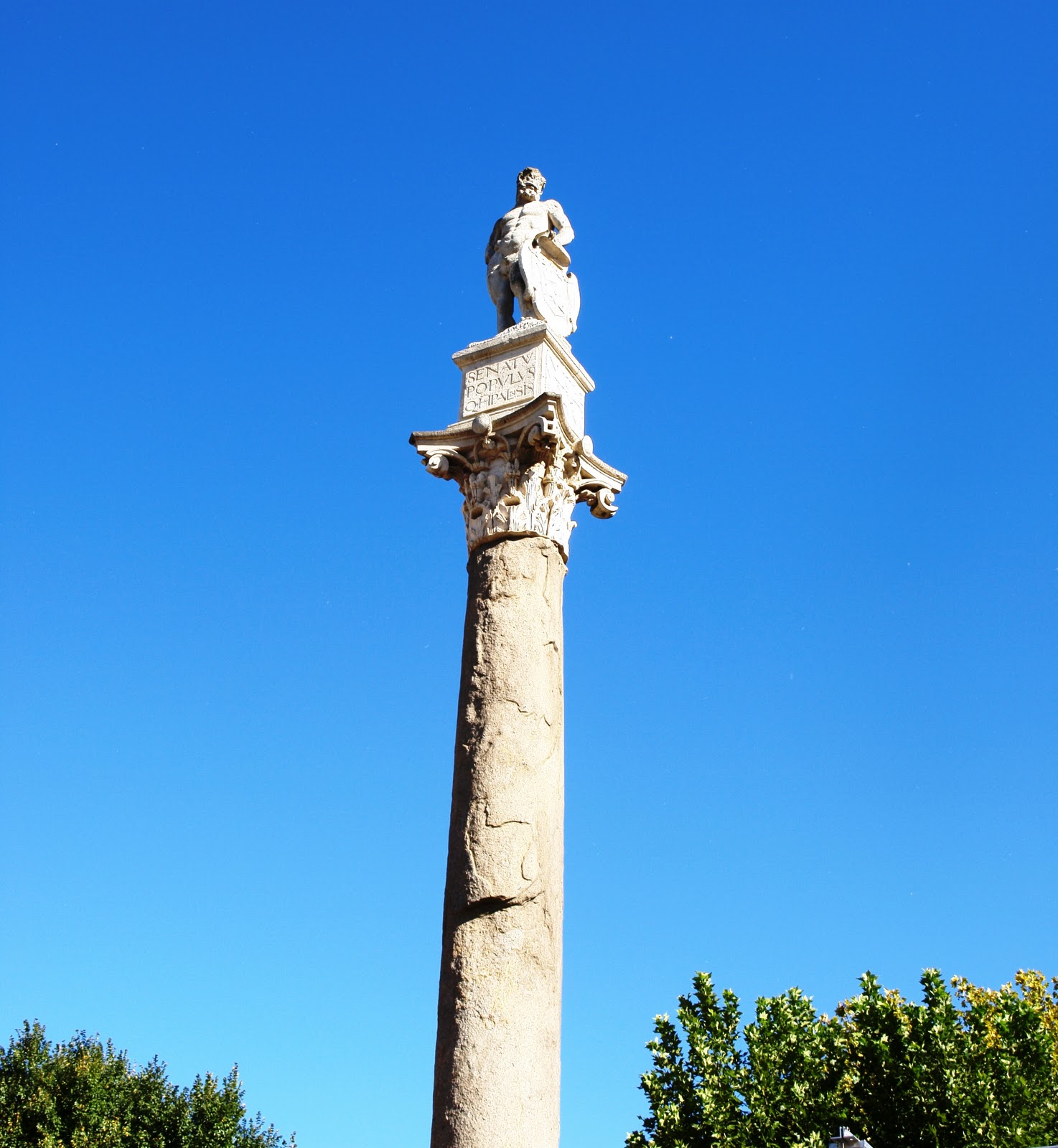 Sevilla Daily Photo: La columna de Hércules.