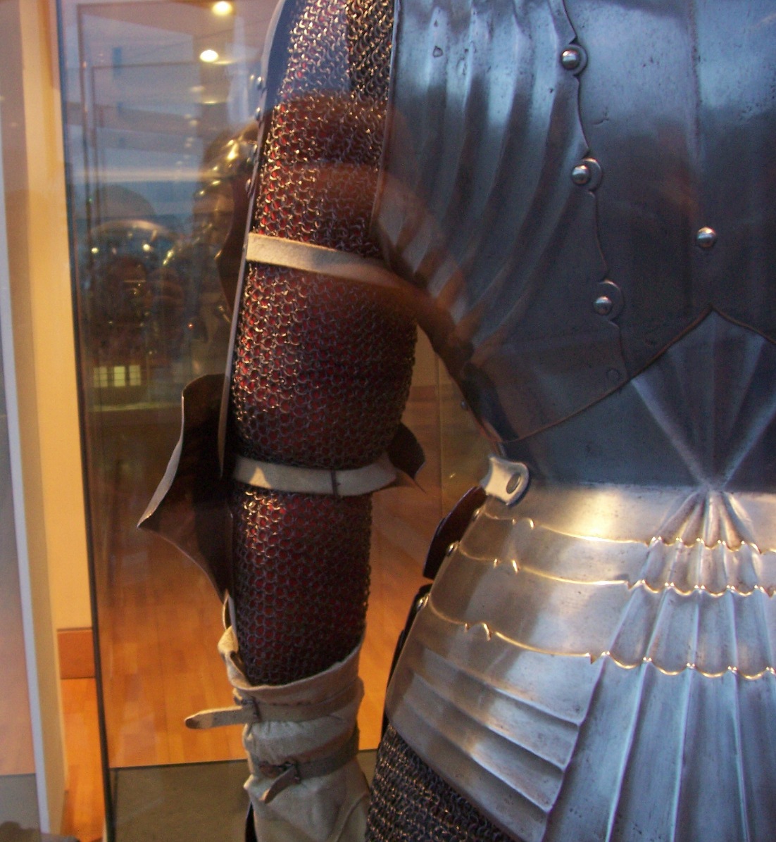 The medieval narrow waist(Or how plate armor should look like) : r/Mordhau