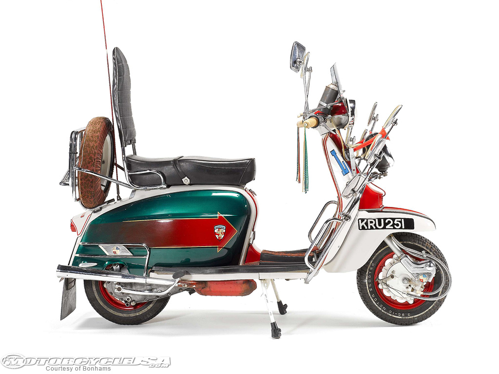 Articles For All: A Buyers Guide to Motor Scooters!