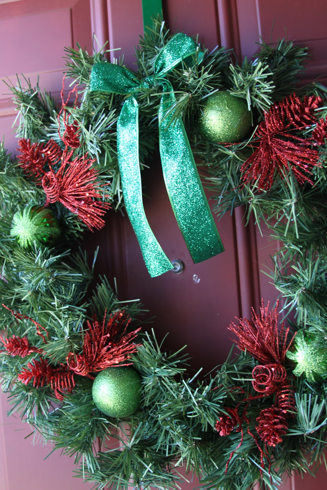 ReachingHyer: Christmas Wreath Craft