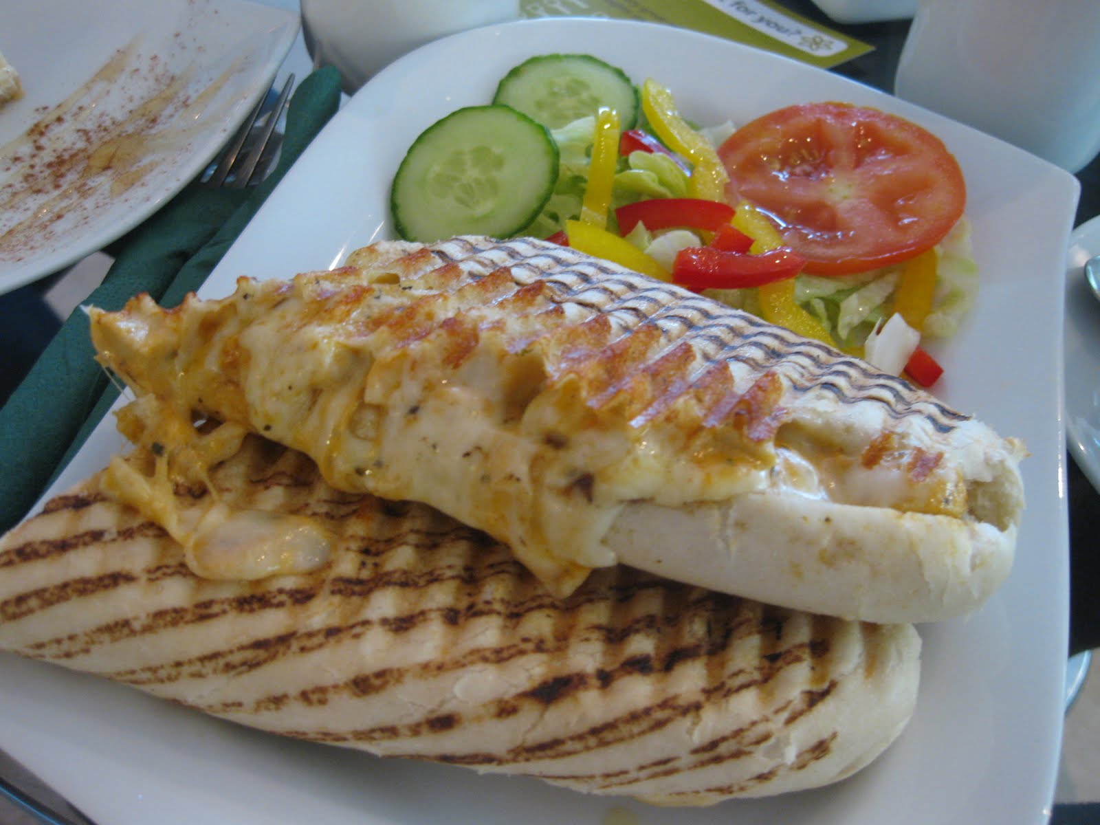 Brιngιng Mσdesty back ιnto Ŧashισn: Chamama for Teatime