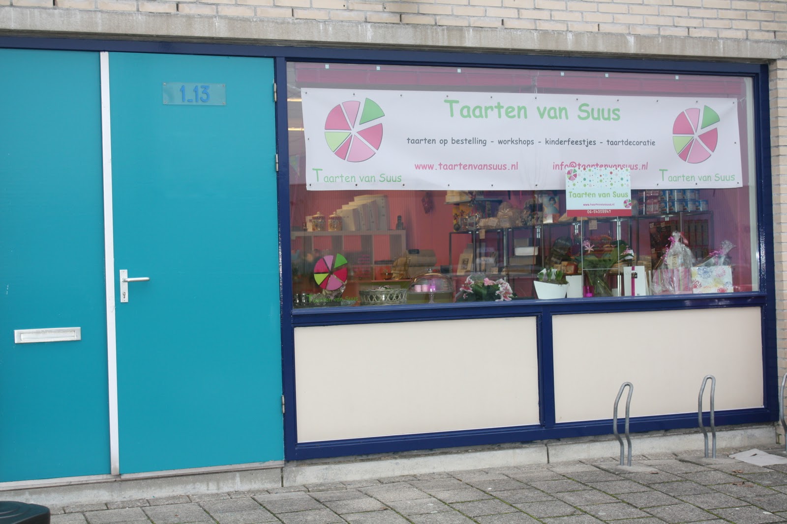 Karin's Taarten: Suus opent taartenwinkel