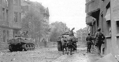 ILLUSTRATED HISTORY: RELIVE THE TIMES: Images Of War, History , WW2 ...