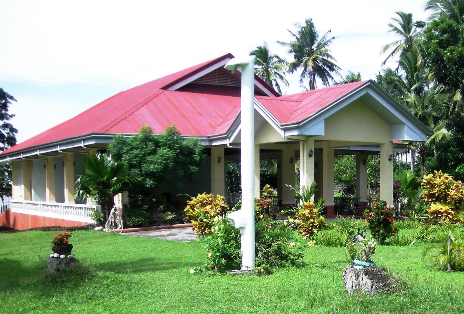Marinduque Rising: Chateau-du-Mer in Brgy. Amoingon