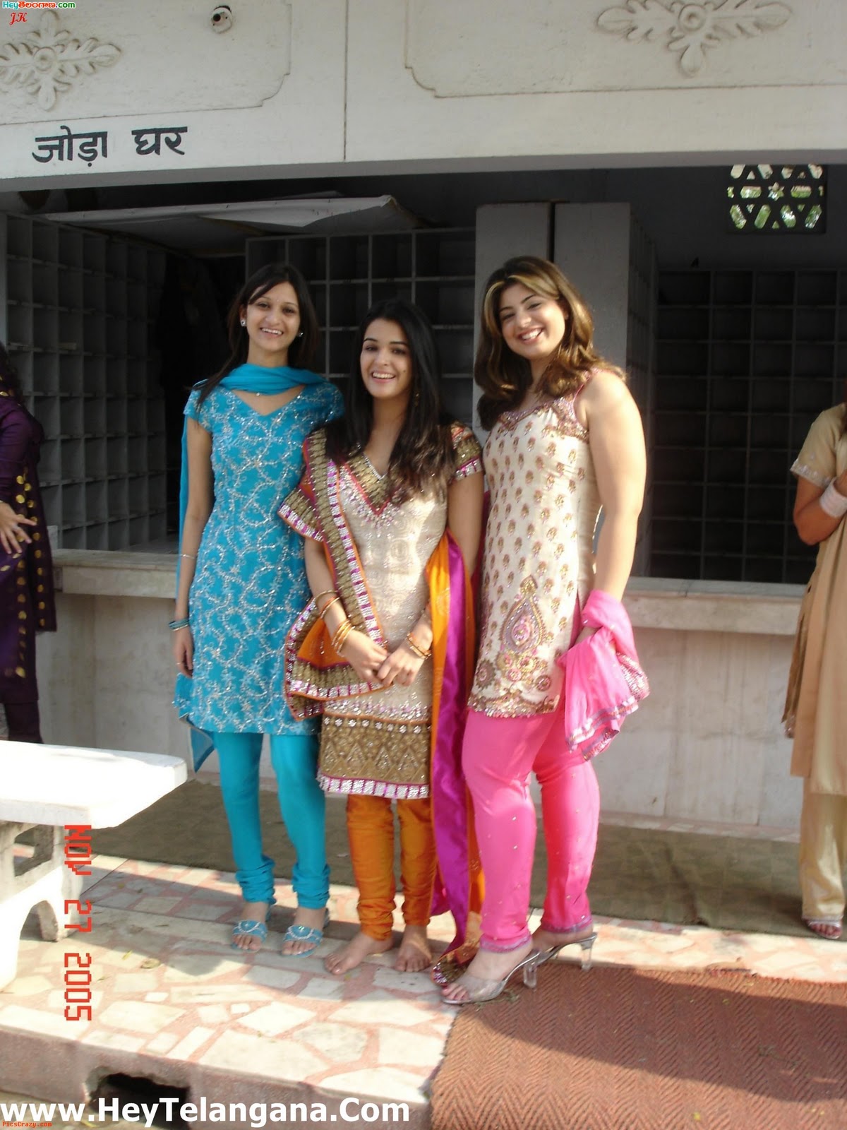 Pretty Girls In Salwar Kameez Hot Wallpapers Actress Pics Hq Wallpapers