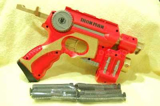 Oh!pEnions: Bootleg Iron Man Nerf Gun