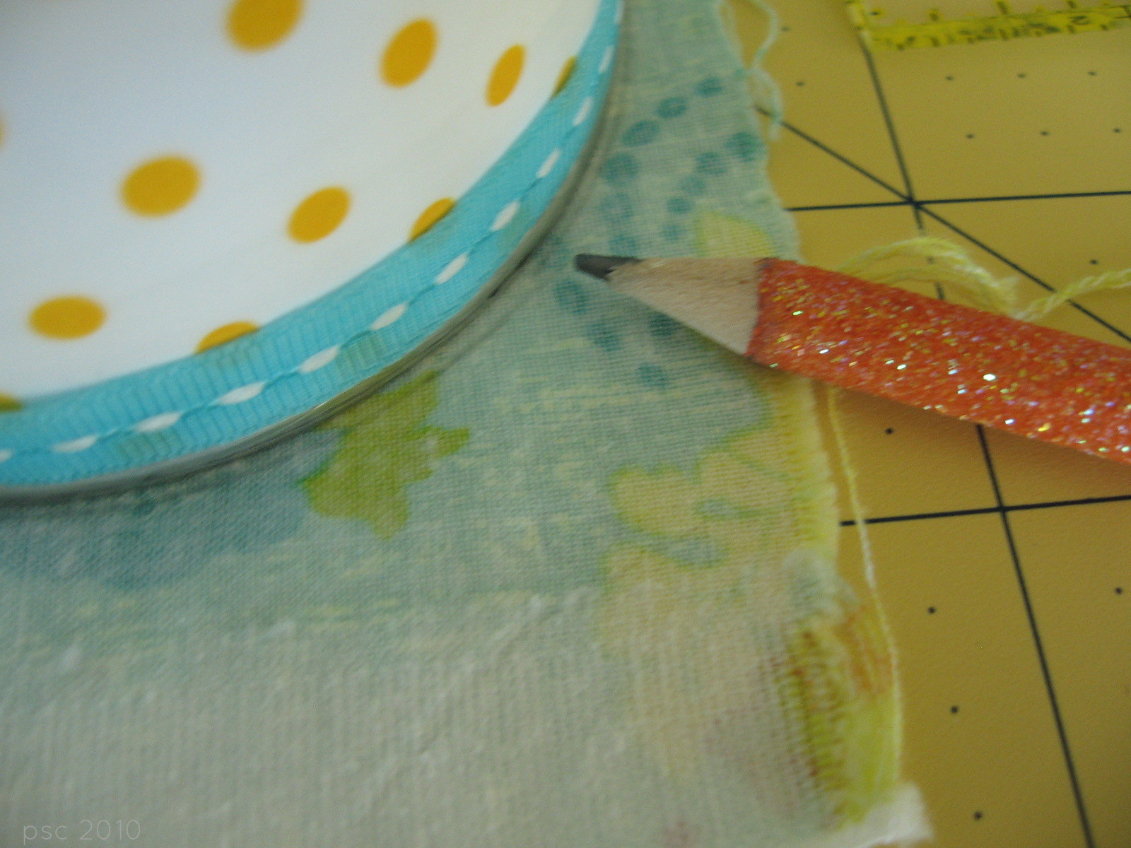 Pickup Some Creativity: Repurposed Fabric-lined Can Tutorial