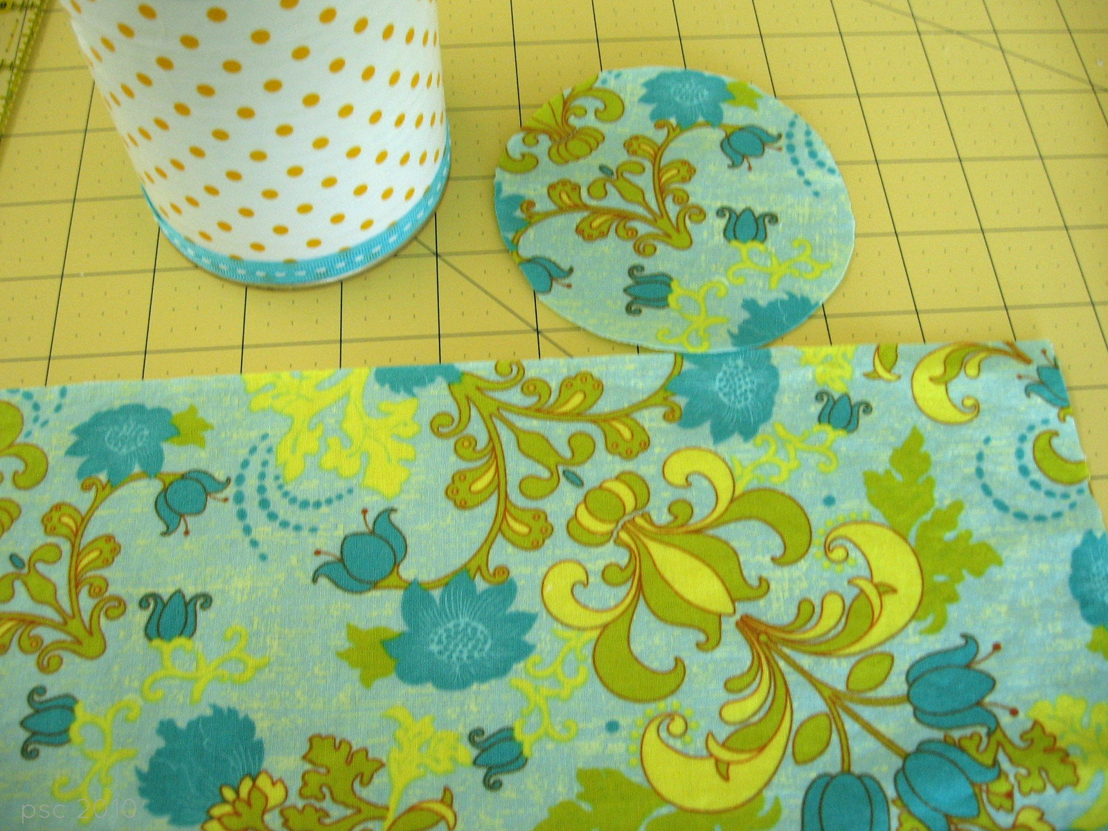 Pickup Some Creativity: Repurposed Fabric-lined Can Tutorial