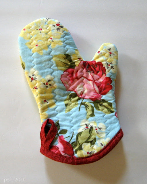 Pickup Some Creativity: Favorite Oven Mitt Tutorial, with free template.