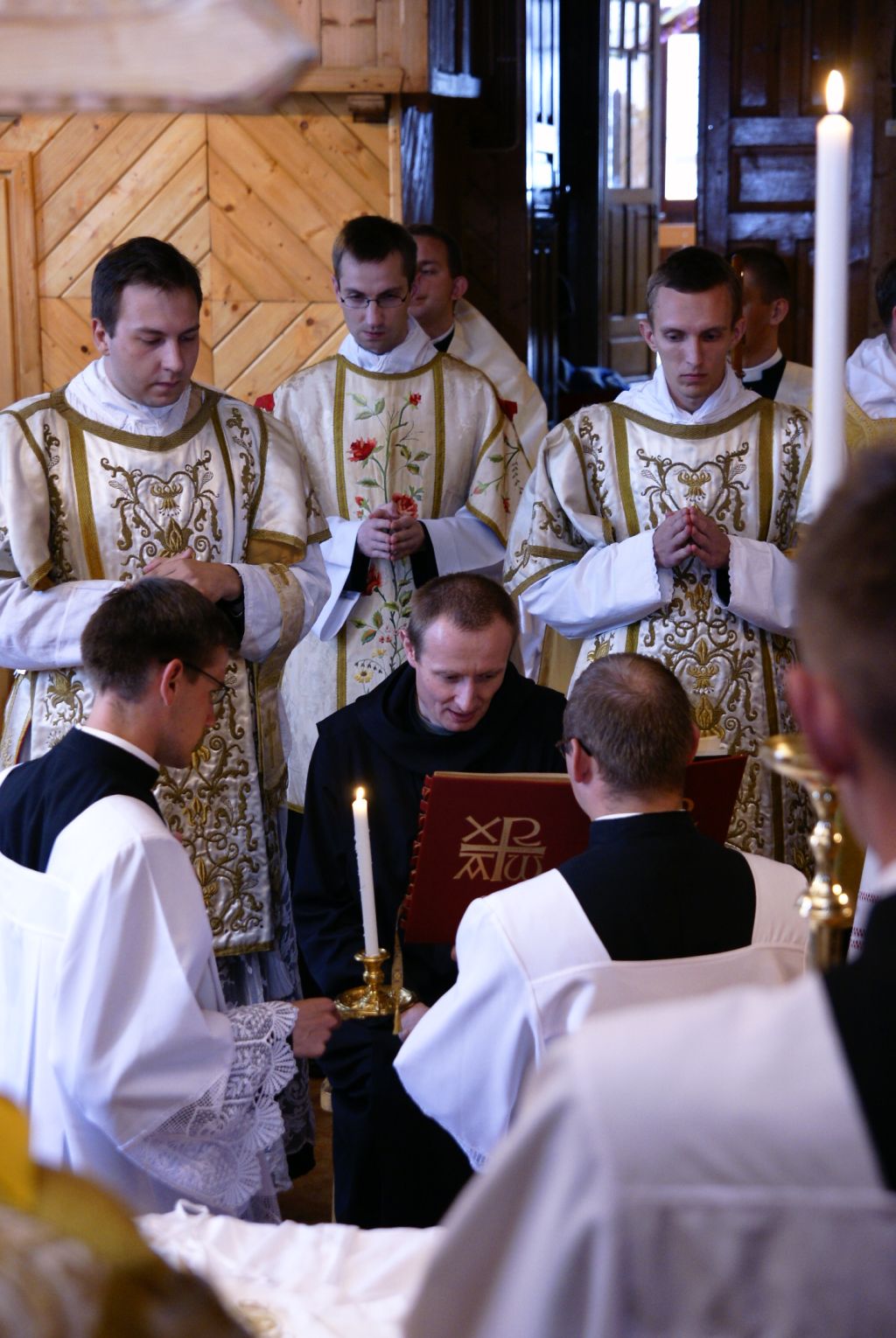 Missa Gregoriana no Mundo . SANTIDADE: Benedictine Abbot Celebrates ...