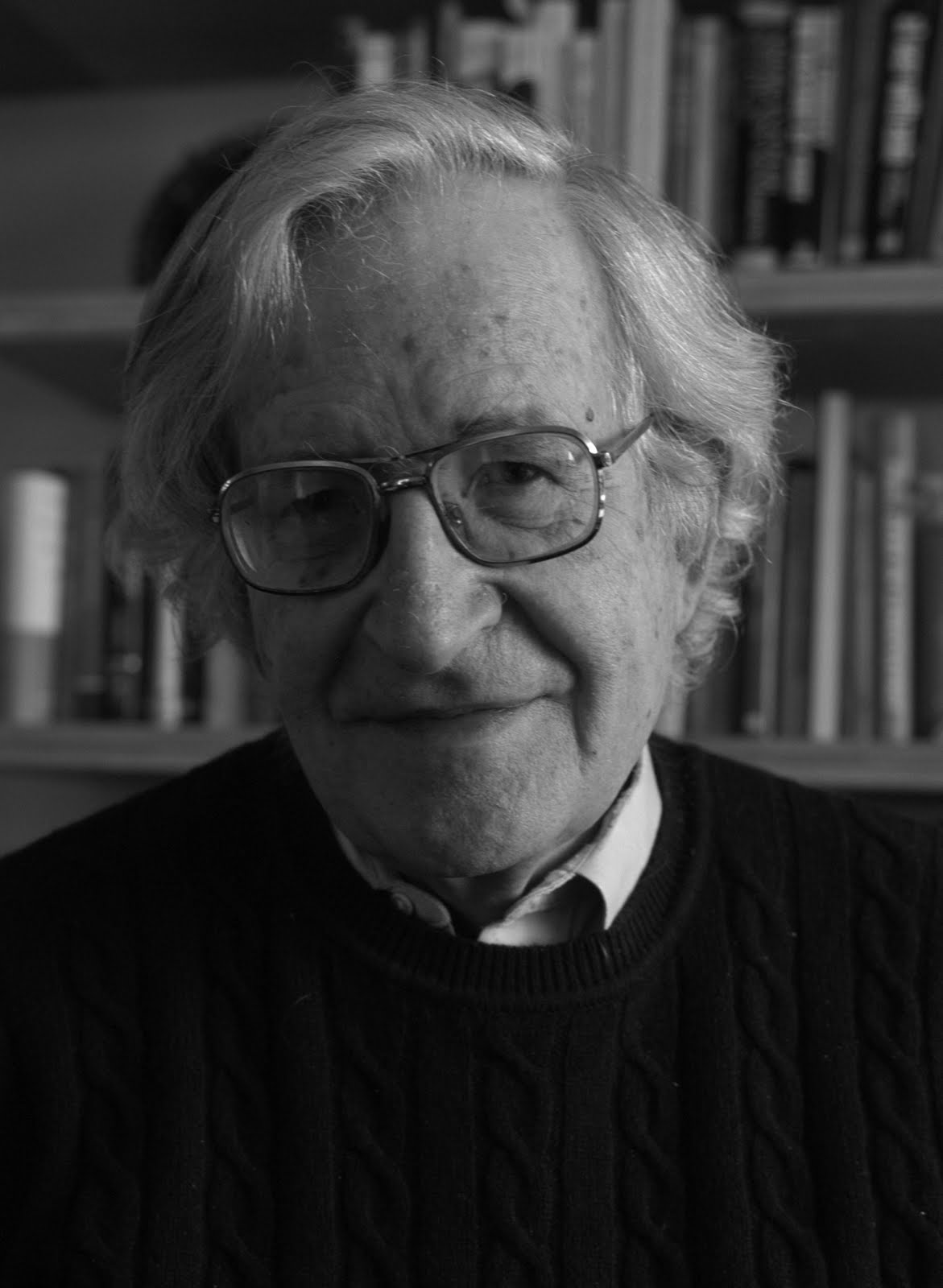 pata: noam chomsky