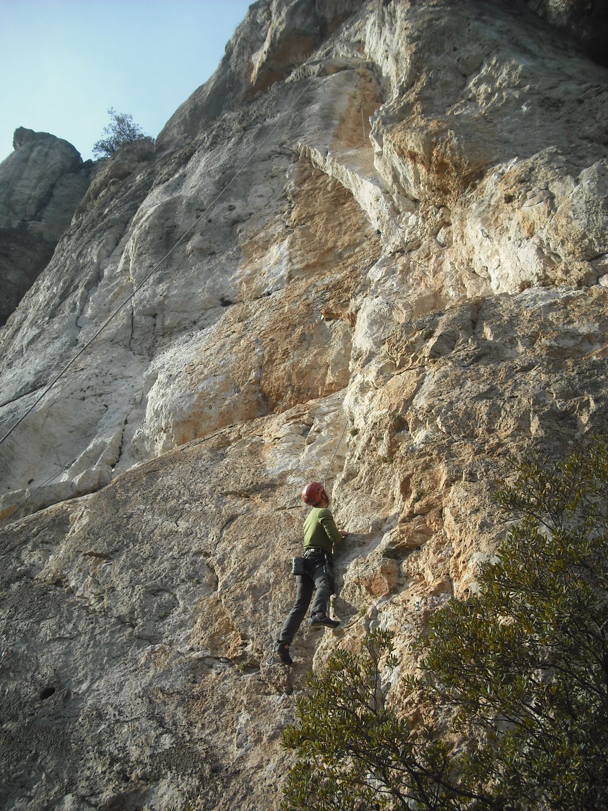EL MÓN DE LA ESCALADA, FERRATA, LONGBOARD ... ...: LA RIBA (PENYA ROJA ...