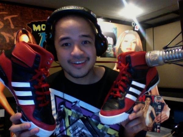 @cerbojam: Rico Robles pimps Adidas.