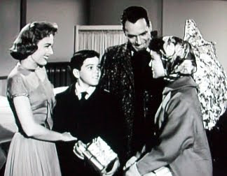 Dire Situation: The Donna Reed Show: "A Very Merry Christmas"