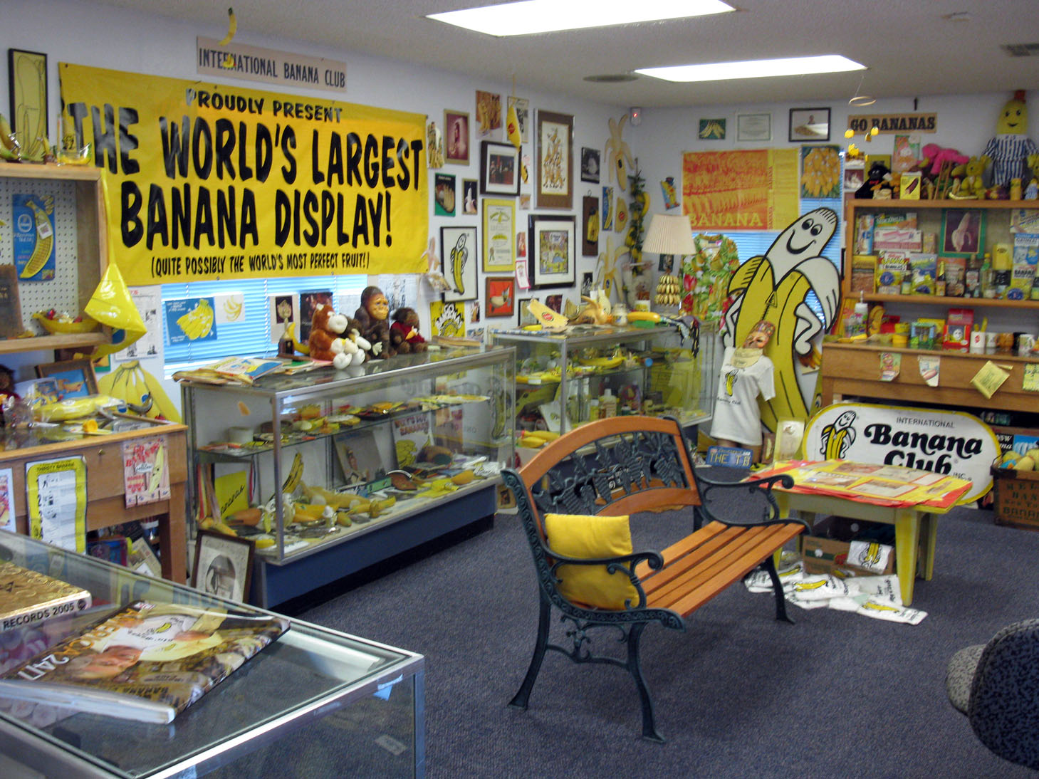 Eccentric Roadside: Splitsville: The International Banana Museum of ...