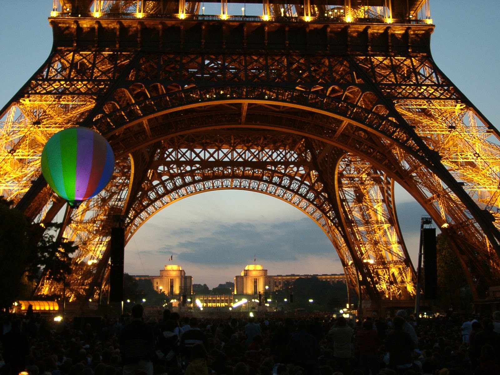 Éclectique: Paris s'illumine