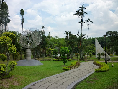 Savoir Vivre in Kuala Lumpur!: ASEAN Sculpture Garden: A Walk In The Park