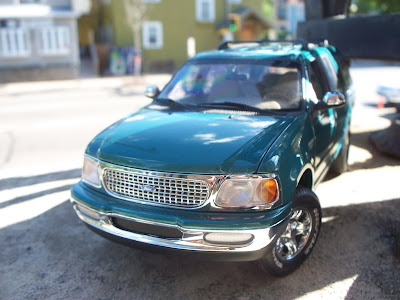 The Automotive Way: Diecast of the Day: UT Models Ford Expedition XLT