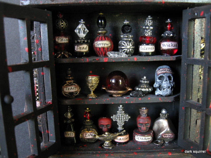 Dark Squirrel's Miniature Asylum ~: death and decay is Finished!!!
