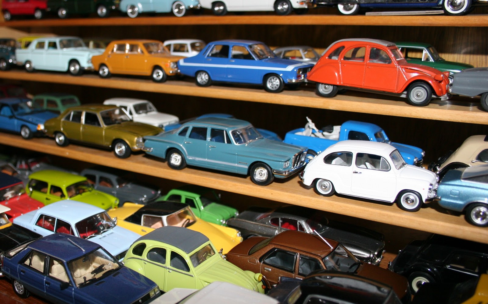 SERGIO GOLDVARG: Pictures of my scale model car collection