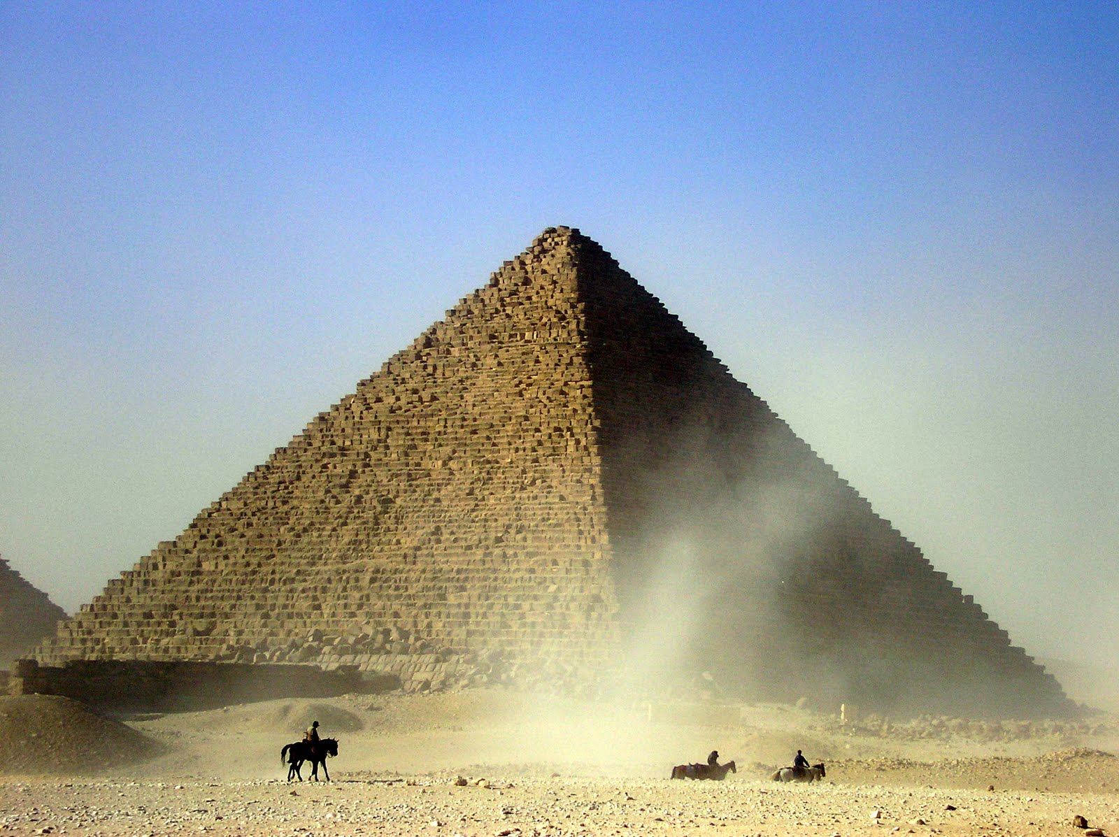 Esto no cuadra: LA PIRAMIDOLOGIA