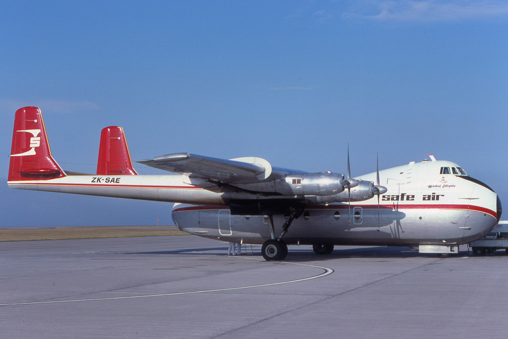 PlaneSpotters Slide-Collections: Safe Air Cargo Argosy ZK-SAE