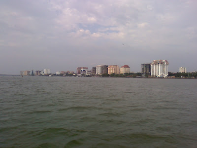 my-experiments-in-photography: kochi lake {kochi kayal}