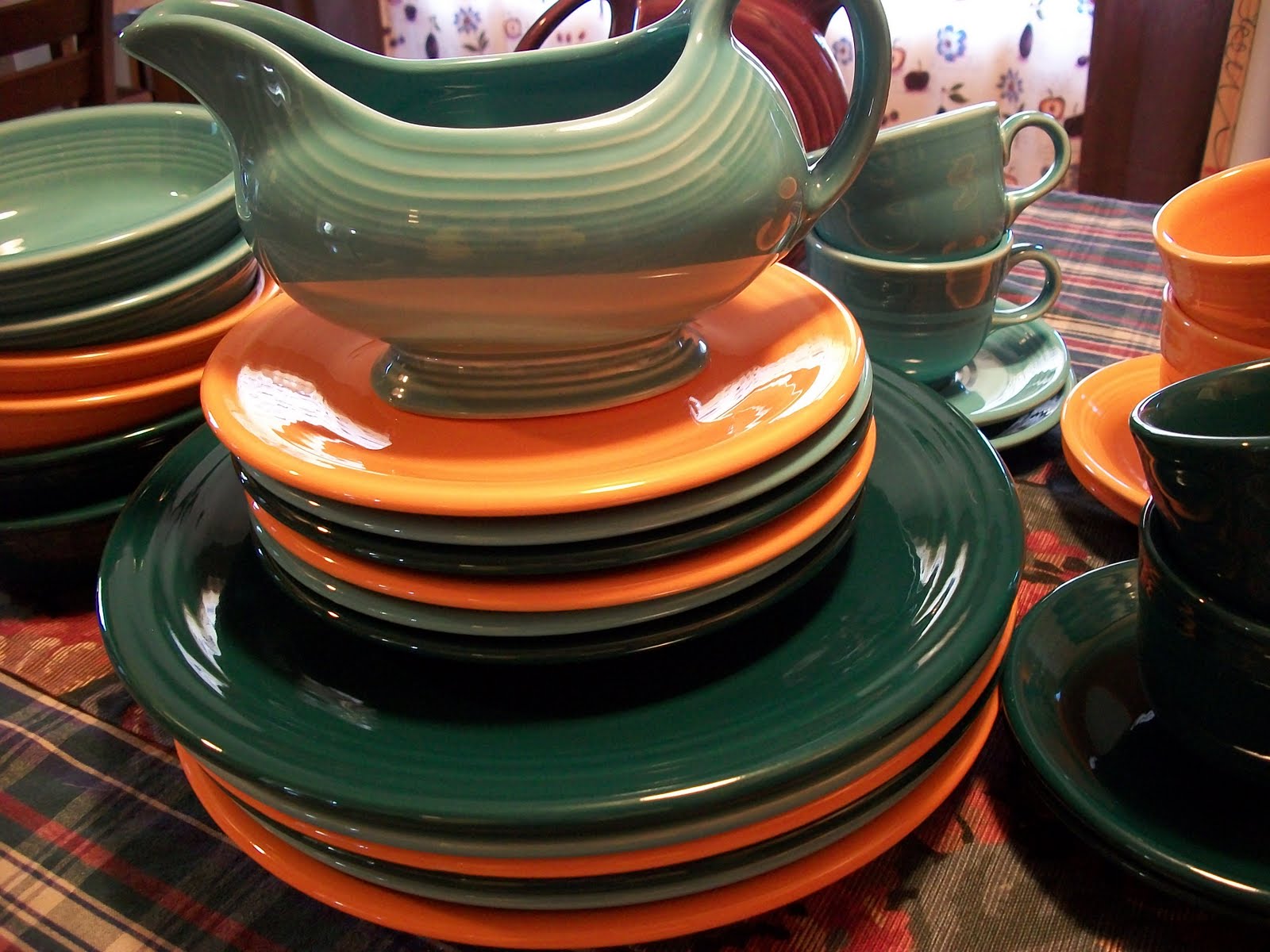 Dinner Table Musings: Ode to Fiestaware