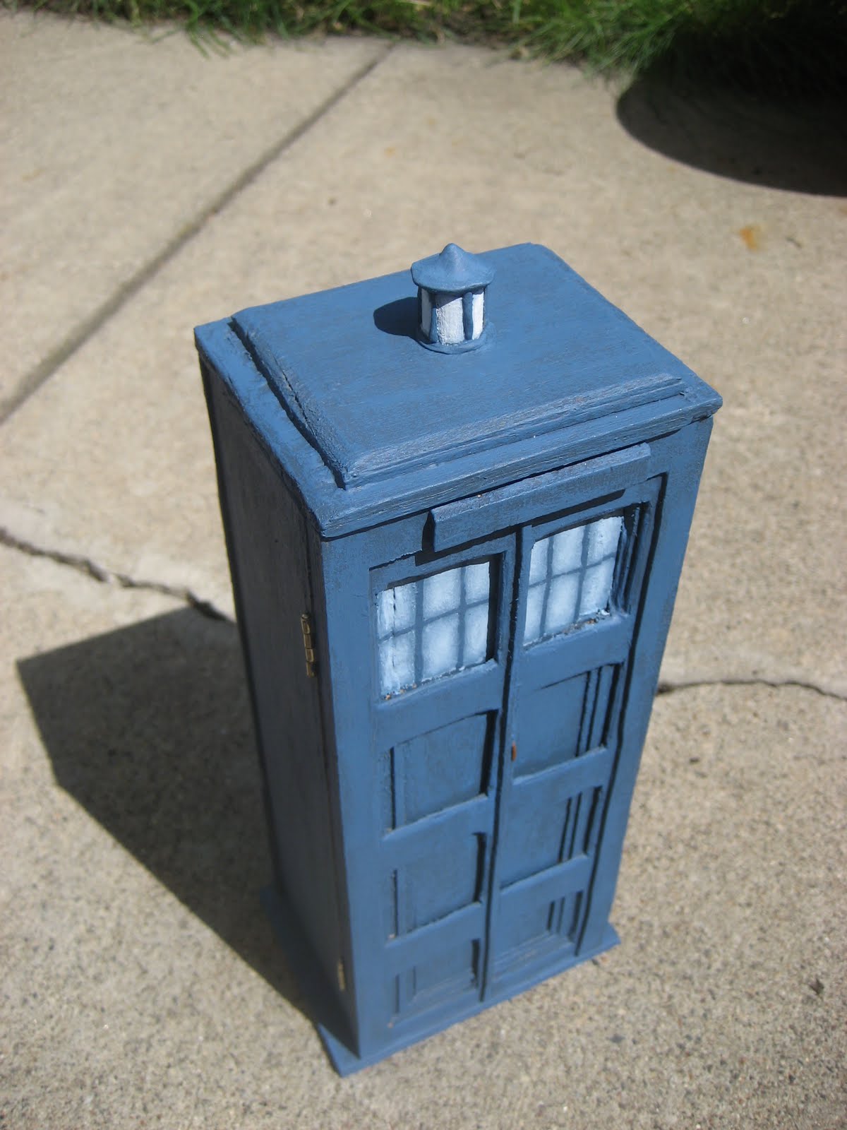Chuck Does Art: Jewelry Box: Dr Who's TARDIS