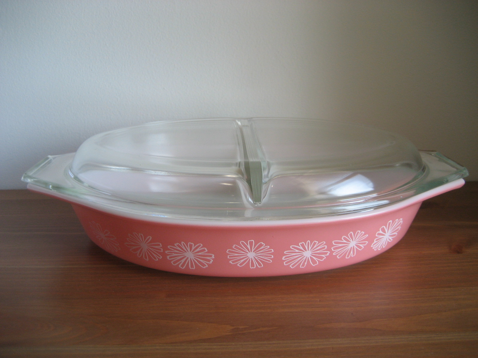 Six Balloons Vintage Delights: Pyrex Pink Daisy