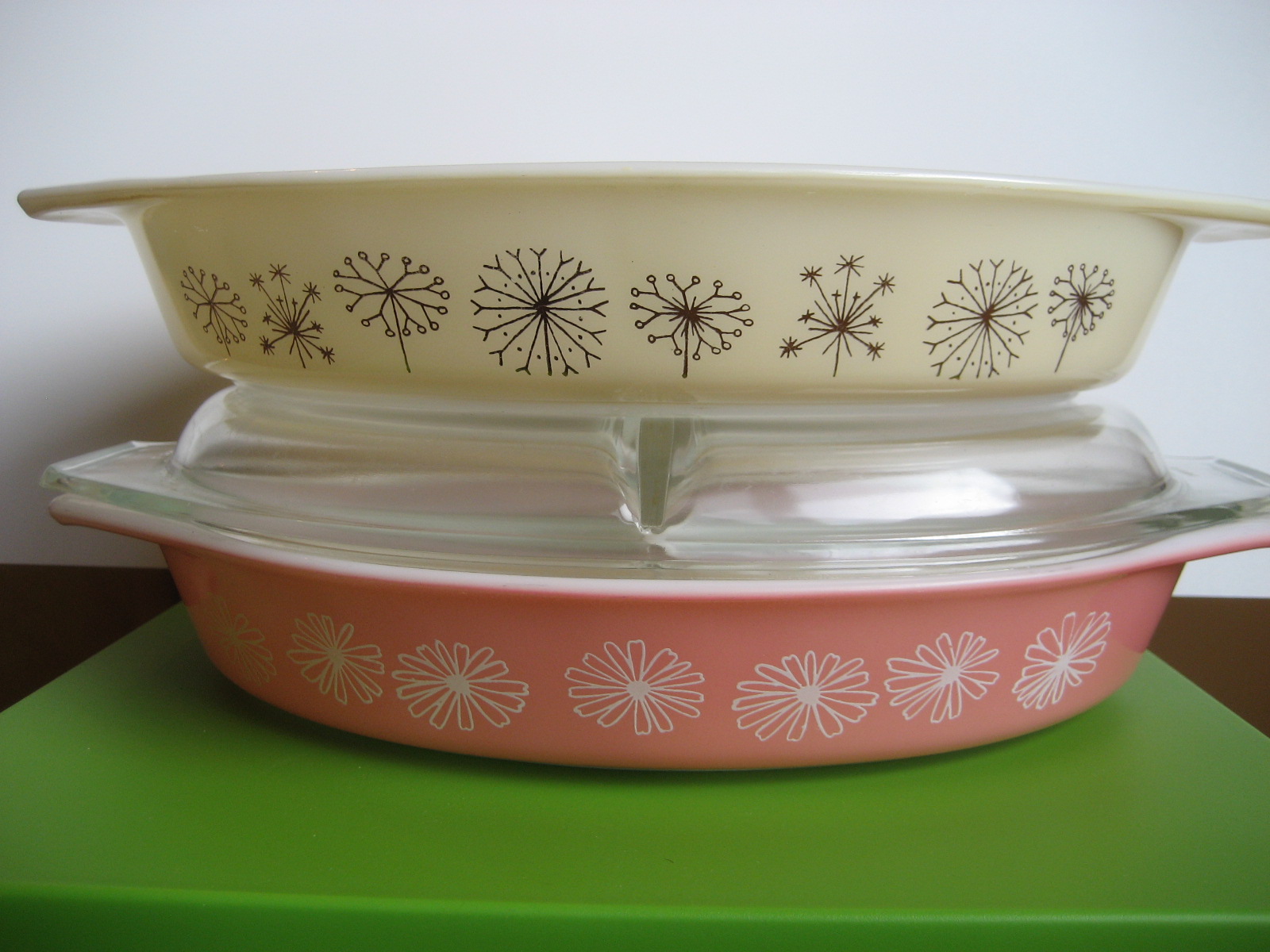 Six Balloons Vintage Delights: Pyrex Pink Daisy