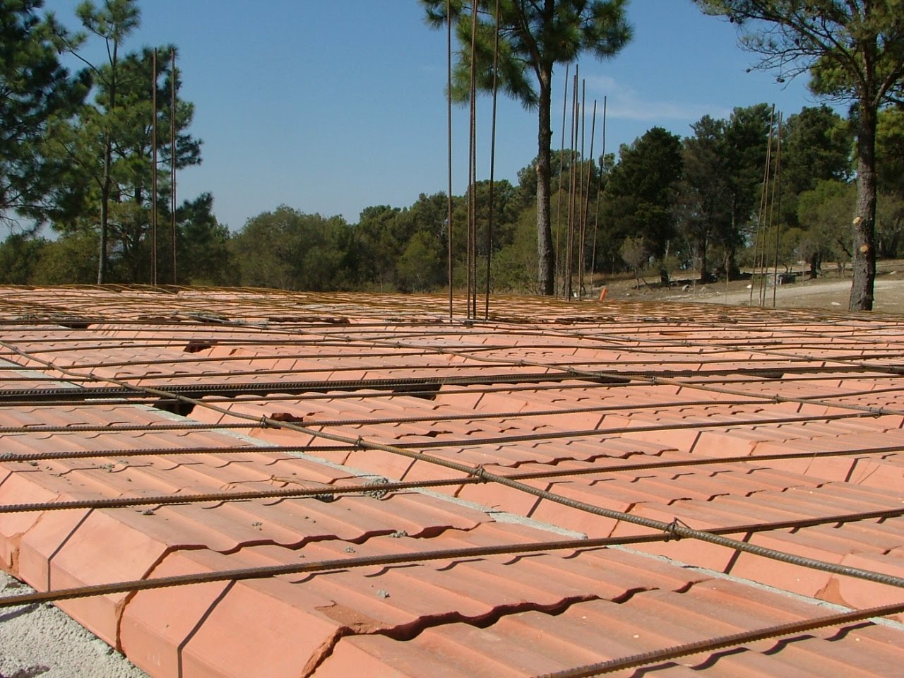 Avances de obra: VIV. UNIFLIAR en Villa del Condor