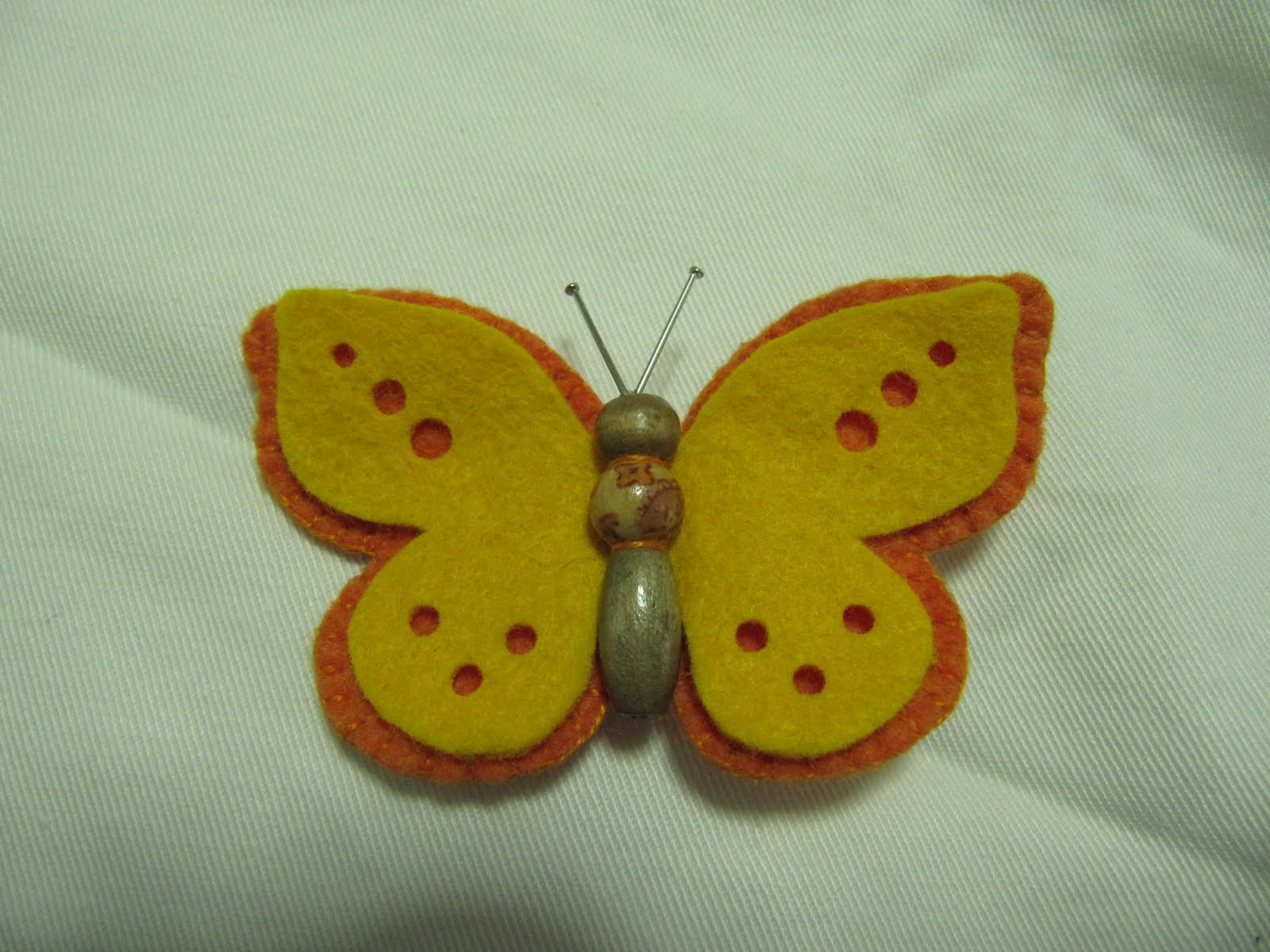 Entre telas y abalorios: MARIPOSAS DE FIELTRO