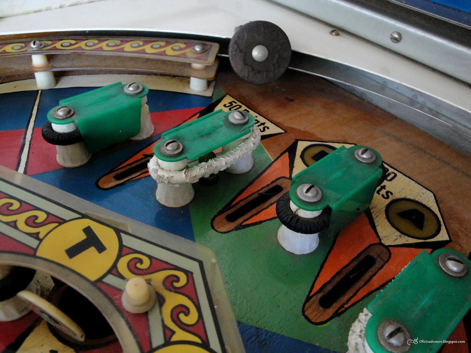 Oficina do Wurs: Revivendo um pinball Eletro-Mecânico de 1972