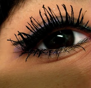 Best Things in Beauty: Weekend Rant - Clumpy Eyelashes