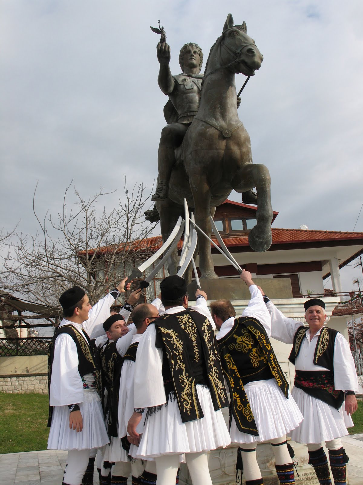 folklore-Παράδοση-Πολιτισμός: Το έθιμο "Ρουσαλίες" στην Πέλλα, από τον ...