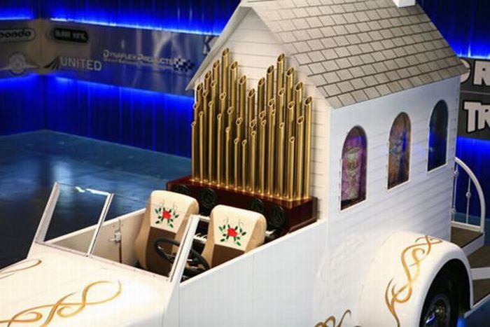 PopGive: Church On Wheels